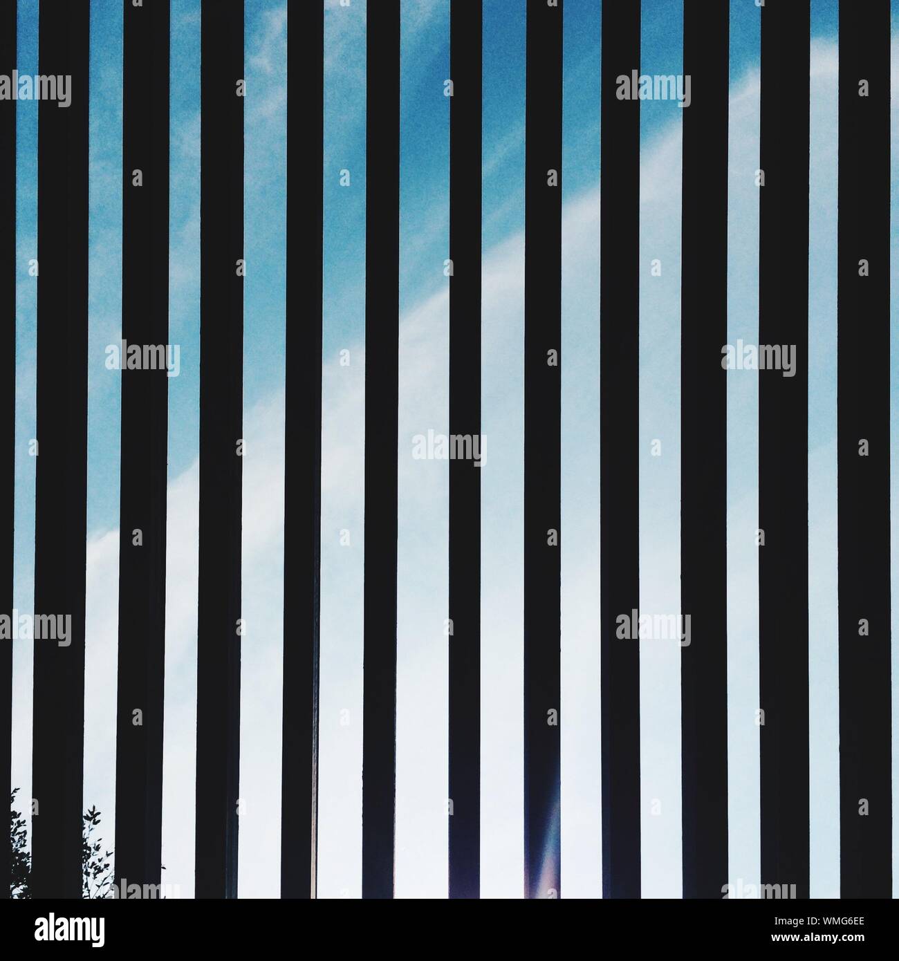 Parallel railing hi-res stock photography and images - Alamy