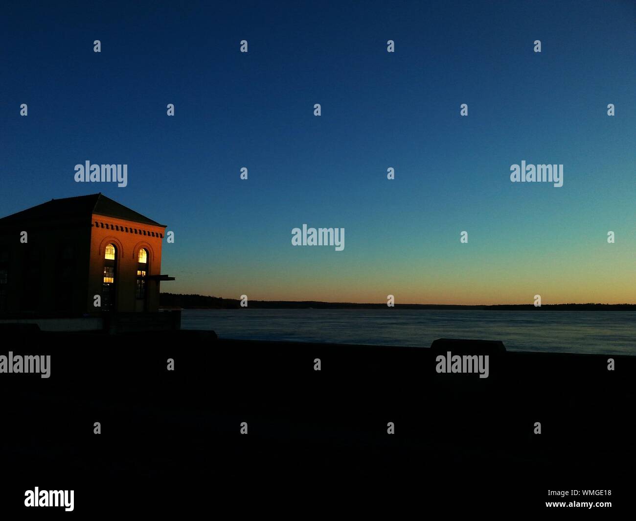 Small house by the sea hi-res stock photography and images - Alamy