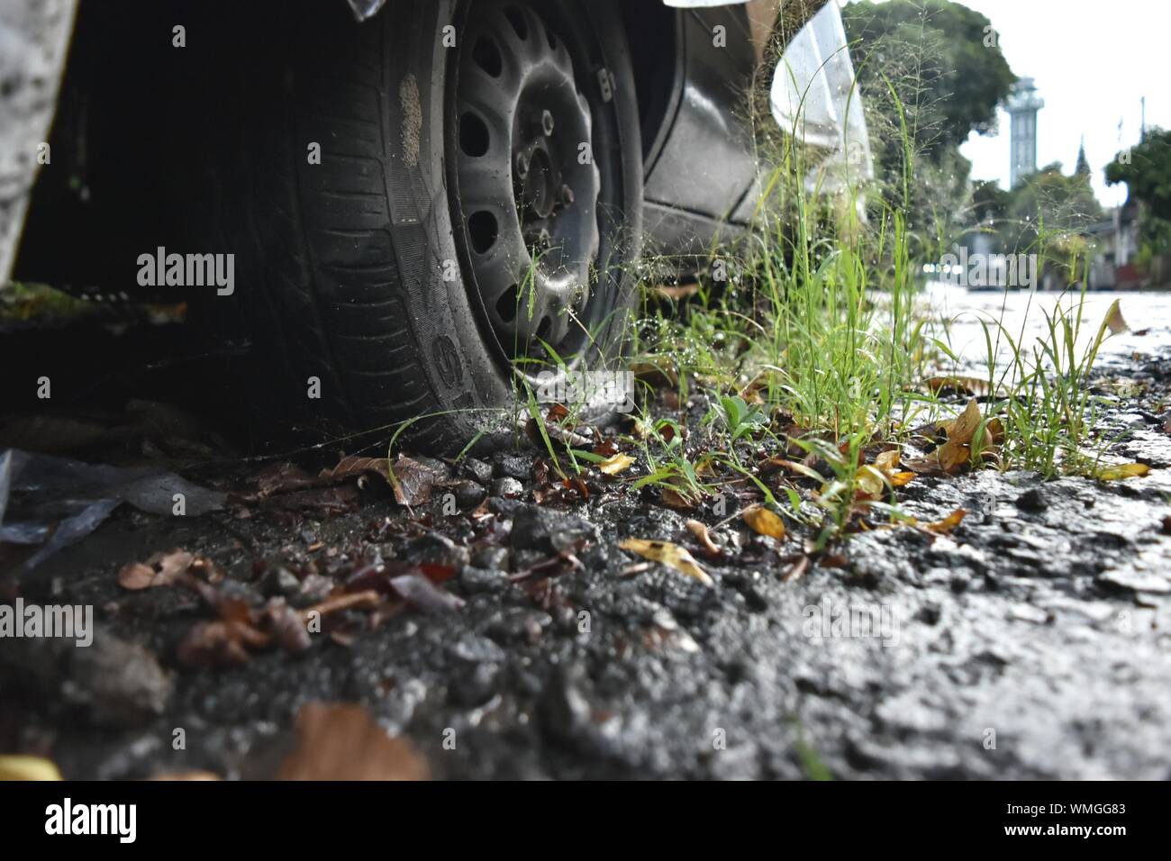 Car punctured hi-res stock photography and images - Alamy