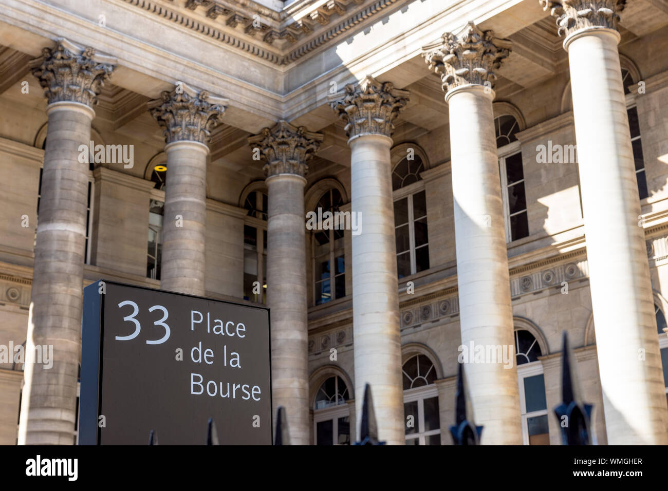 Exchange transaction hi-res stock photography and images - Alamy