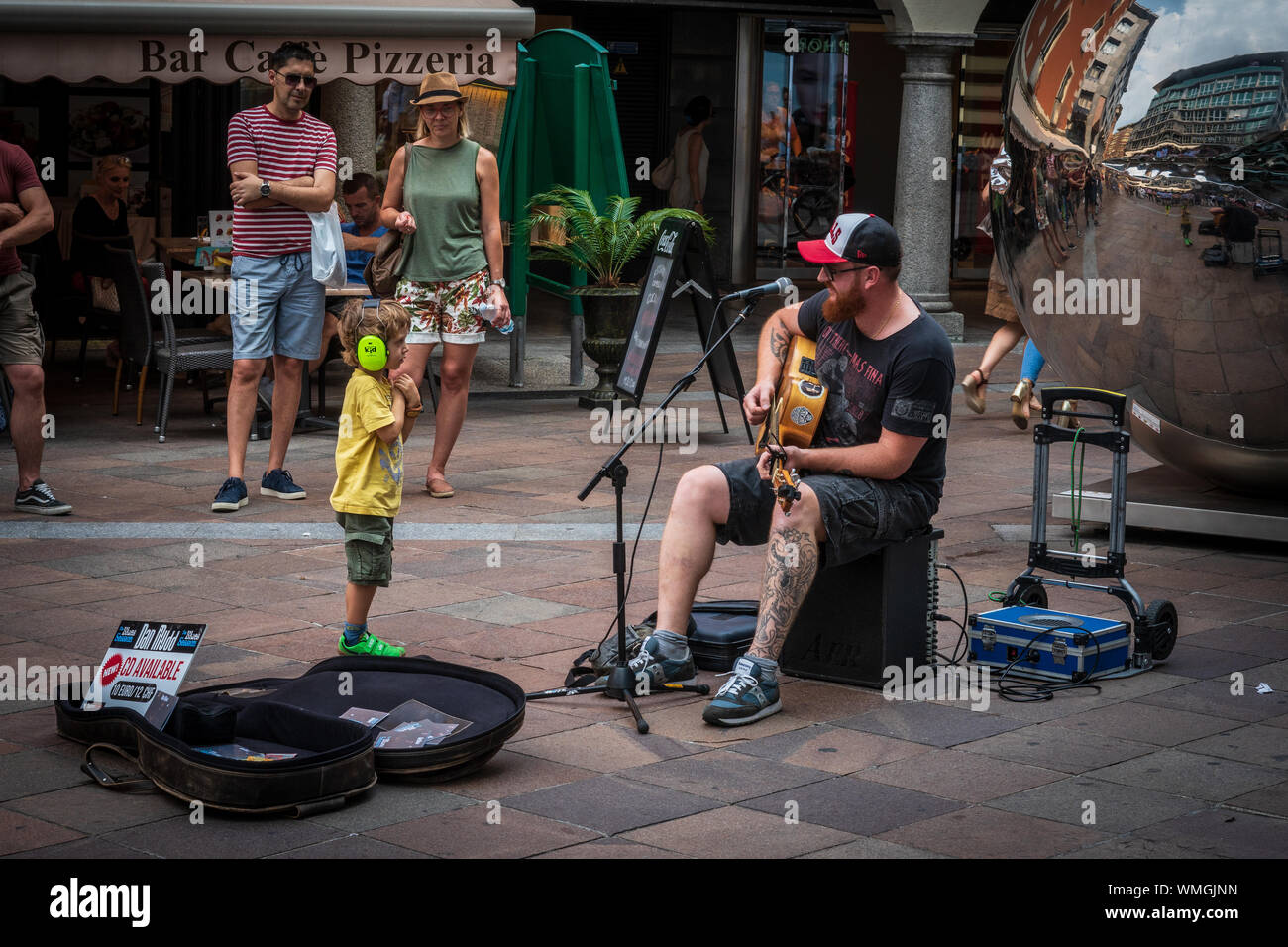 Artista country hi-res stock photography and images - Alamy