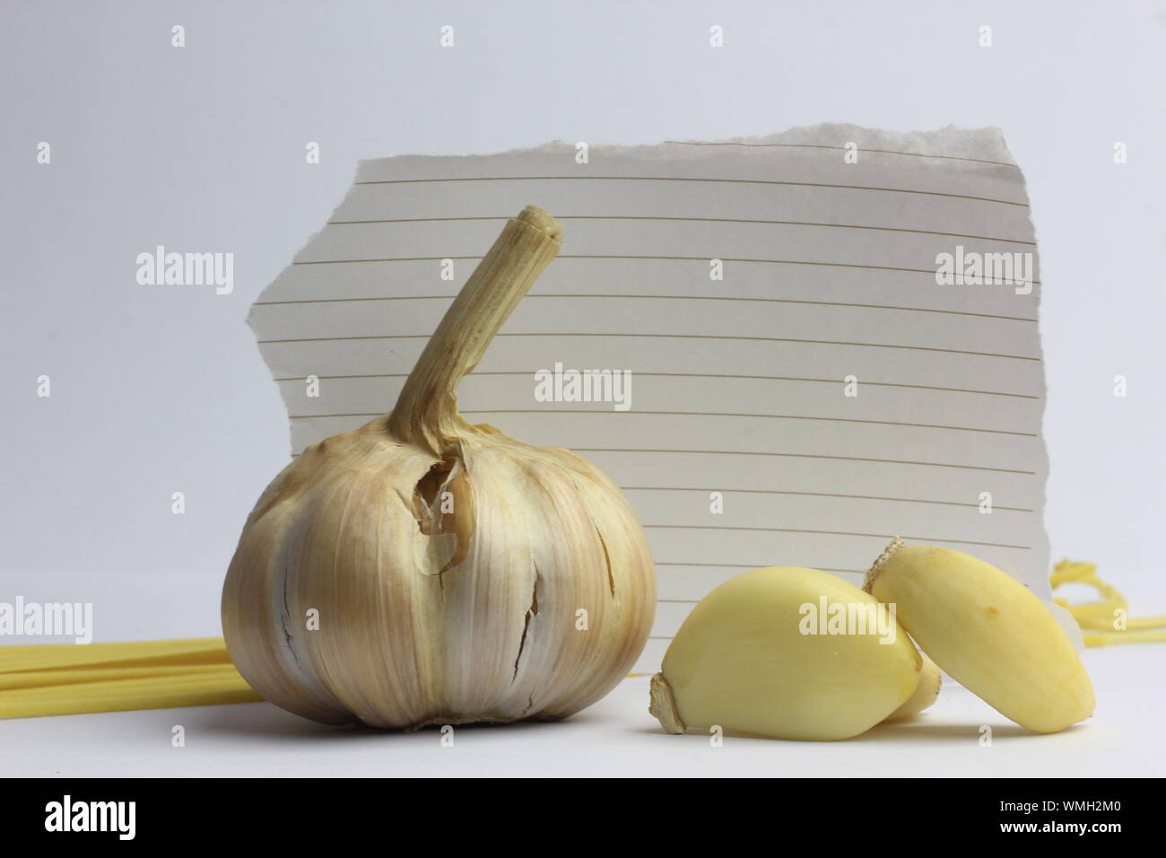 Garlic paper hi-res stock photography and images - Alamy