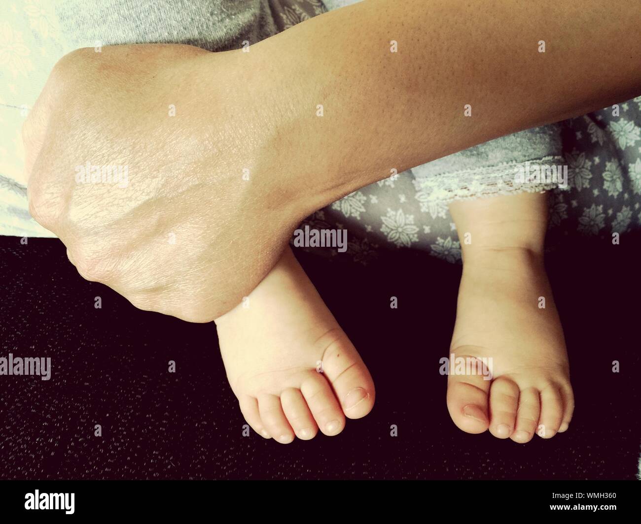 Child barefoot hi-res stock photography and images - Alamy