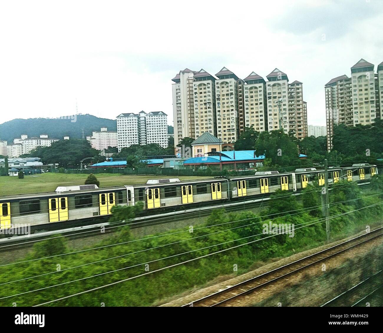 Side view of train hi-res stock photography and images - Alamy