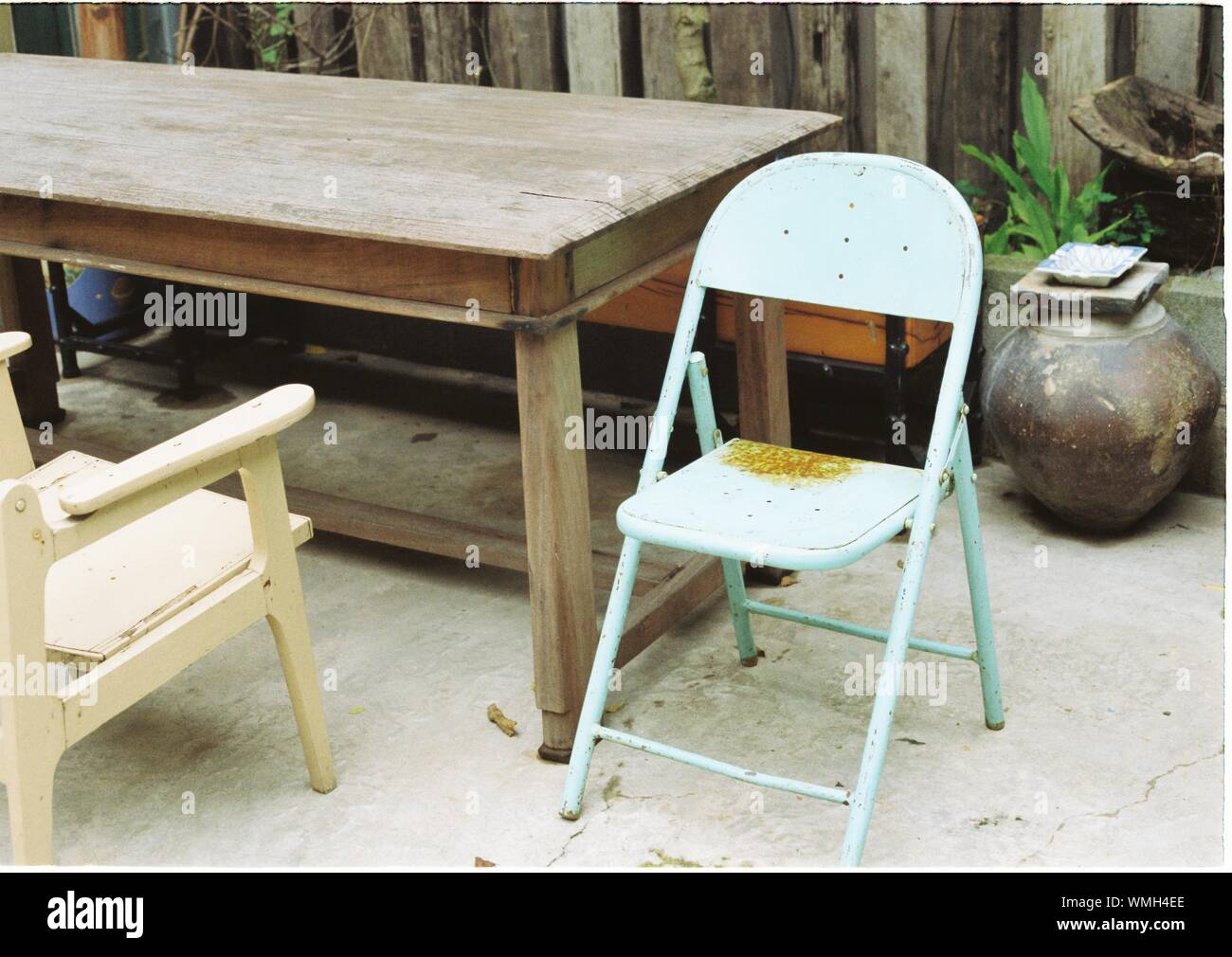 Next to table hi-res stock photography and images - Alamy