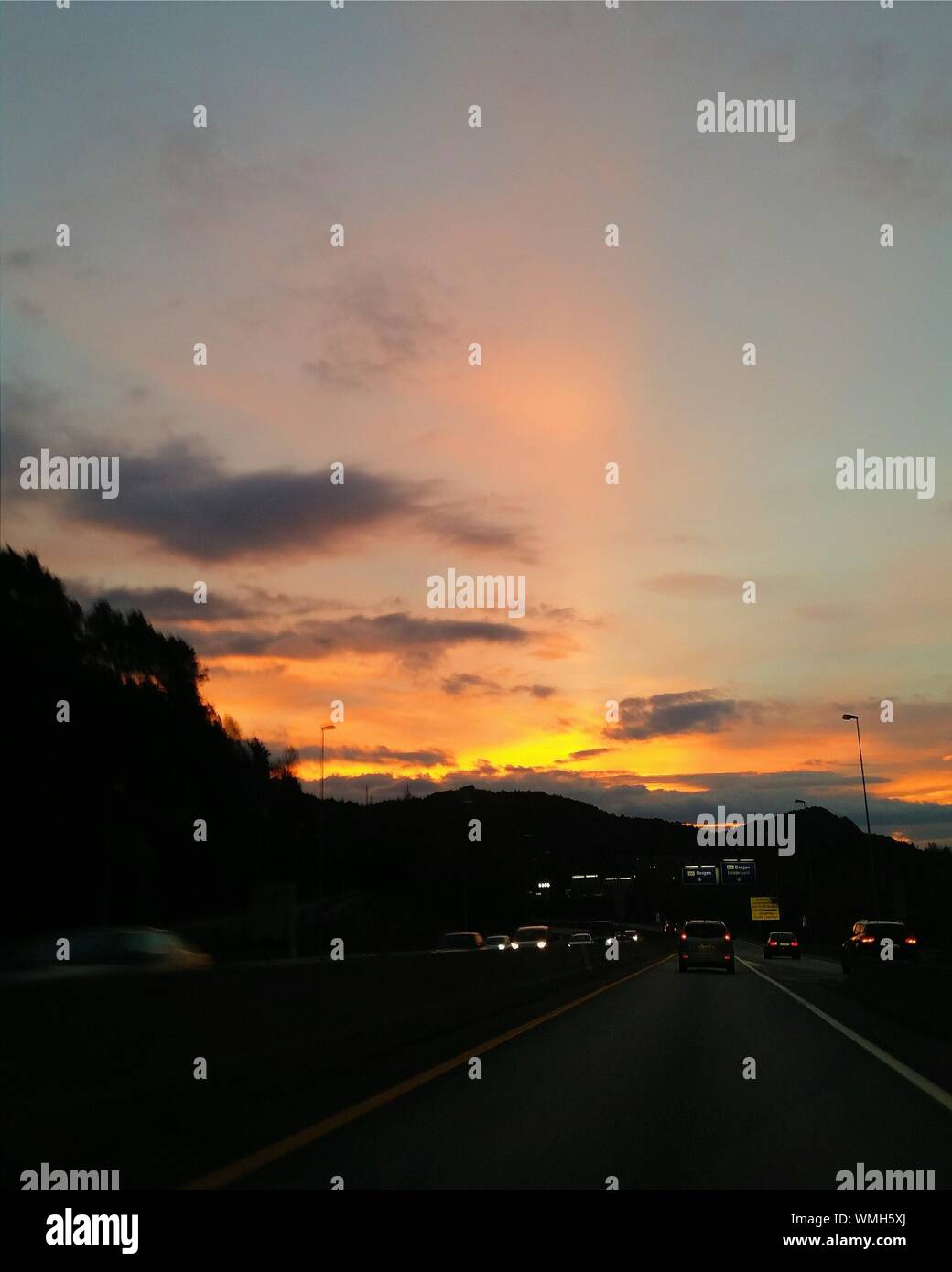 Two way lane hi-res stock photography and images - Alamy