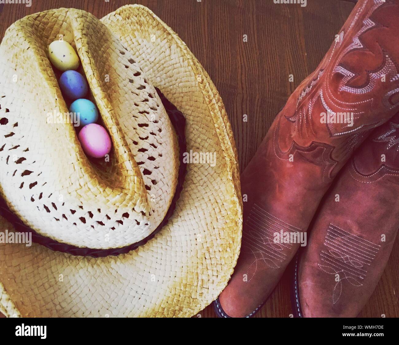 Cowboy boots hat hi-res stock photography and images - Alamy