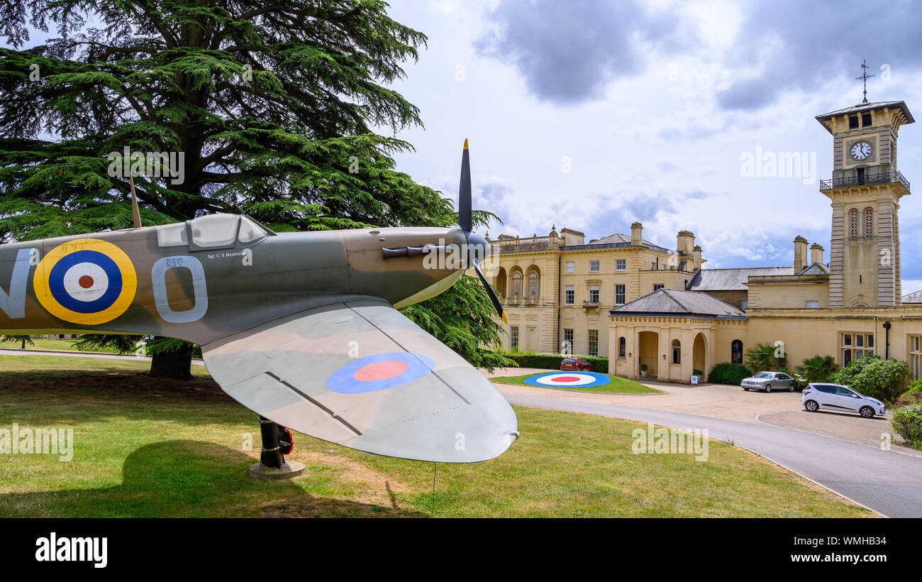Bentley priory raf fighter command hi-res stock photography and images ...