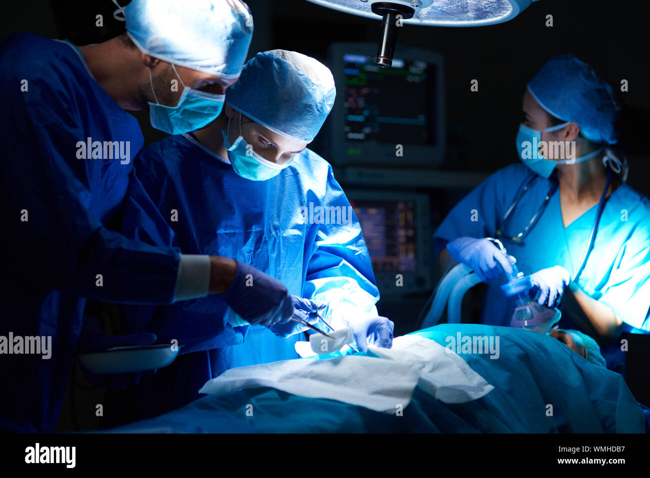 Patient cooperation hi-res stock photography and images - Alamy