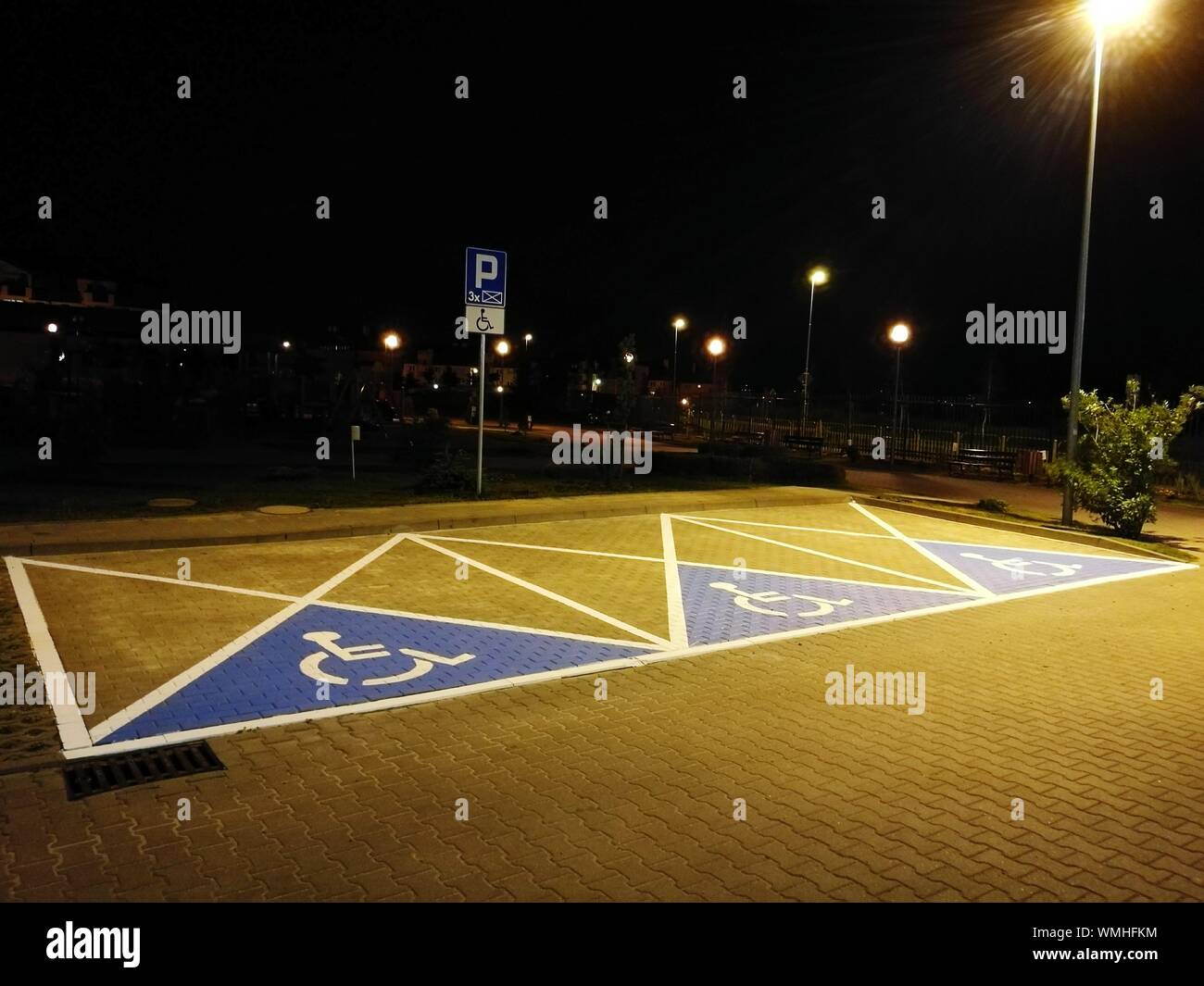 No Wheelchair Access Sign High Resolution Stock Photography and Images ...