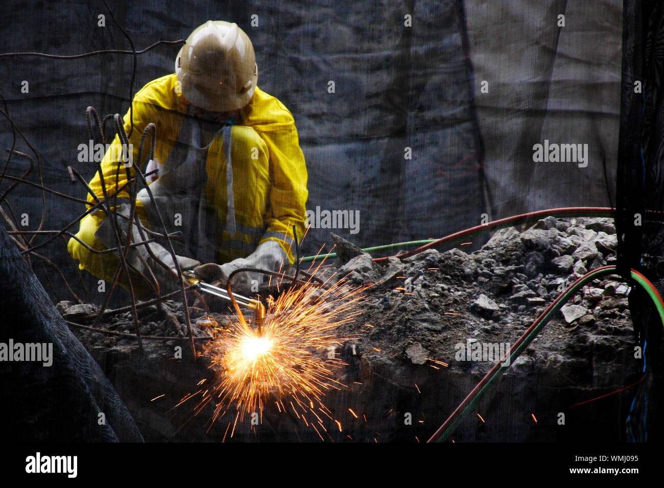 Welding construction worker hi-res stock photography and images - Alamy