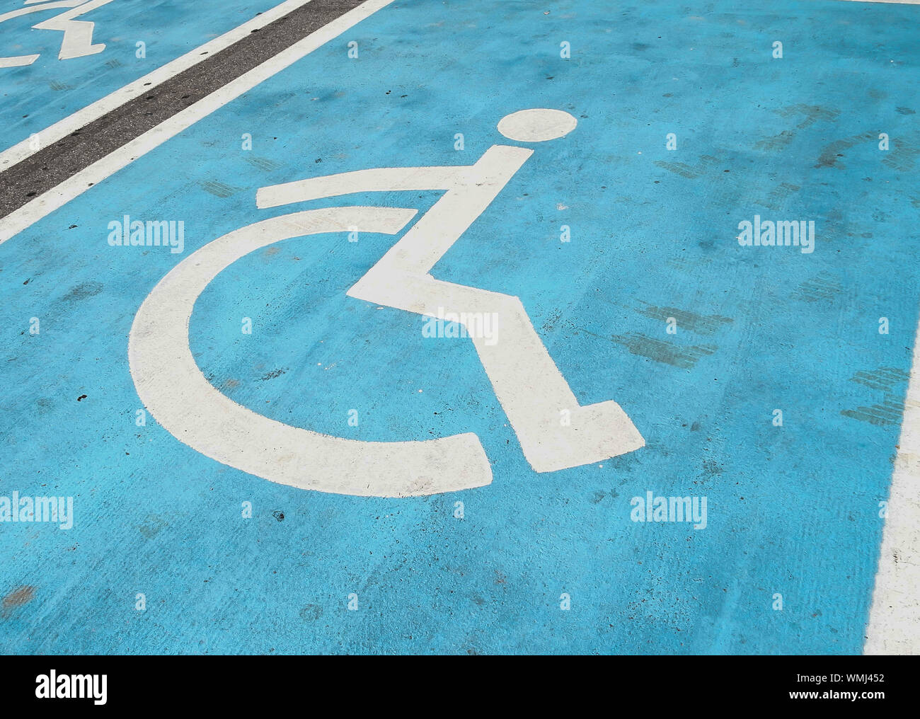 Wheelchair Road Sign High Resolution Stock Photography and Images - Alamy