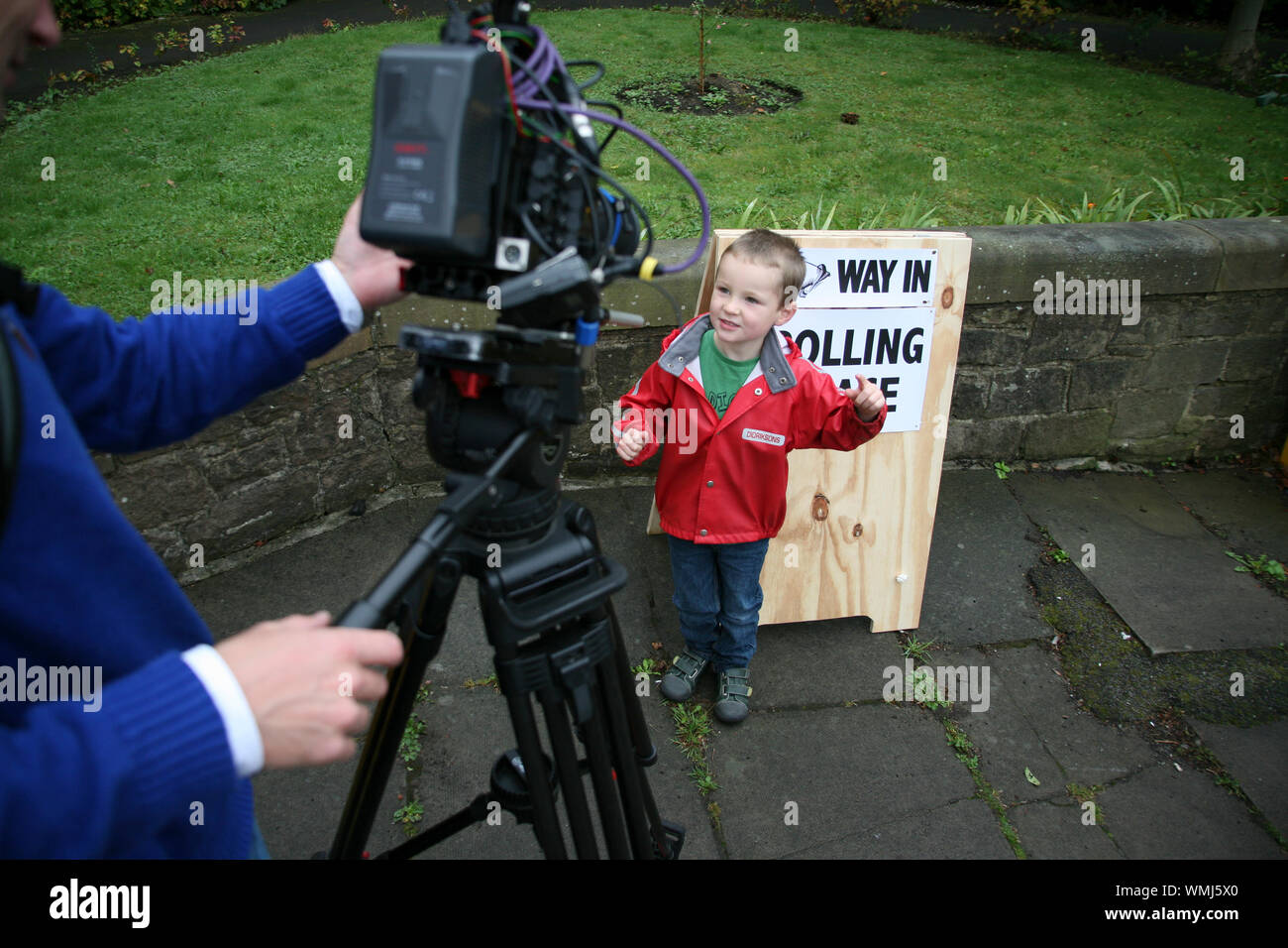 Very Young TV Presenter - Younger Voters, Teeny Weeny Voters Stock ...