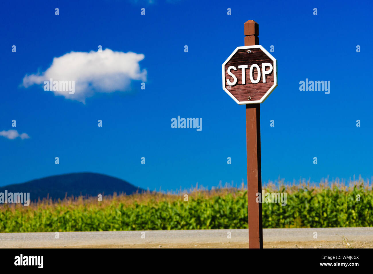 Old fashioned road direction hi-res stock photography and images - Alamy