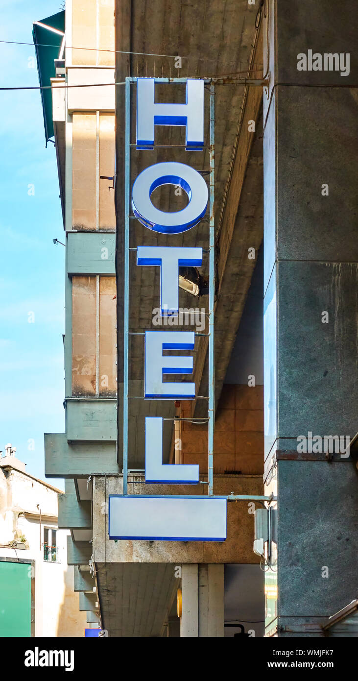 Hotel signboard hi-res stock photography and images - Alamy