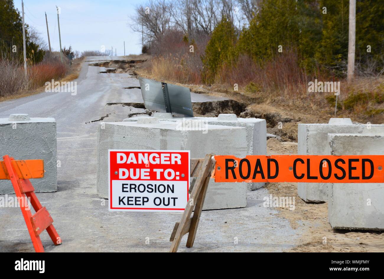 Road destroyed hi-res stock photography and images - Alamy