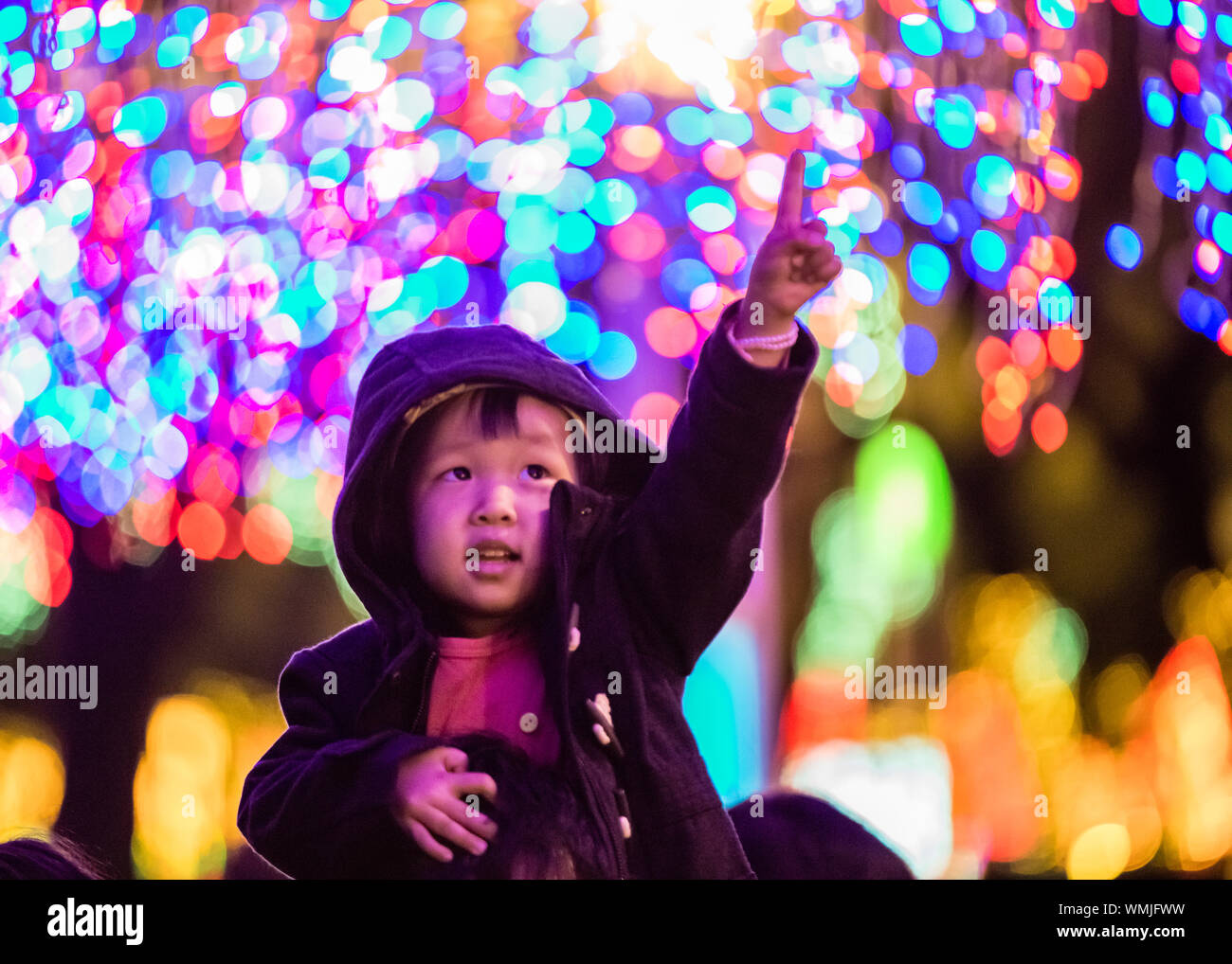 Pointing lights hi-res stock photography and images - Alamy