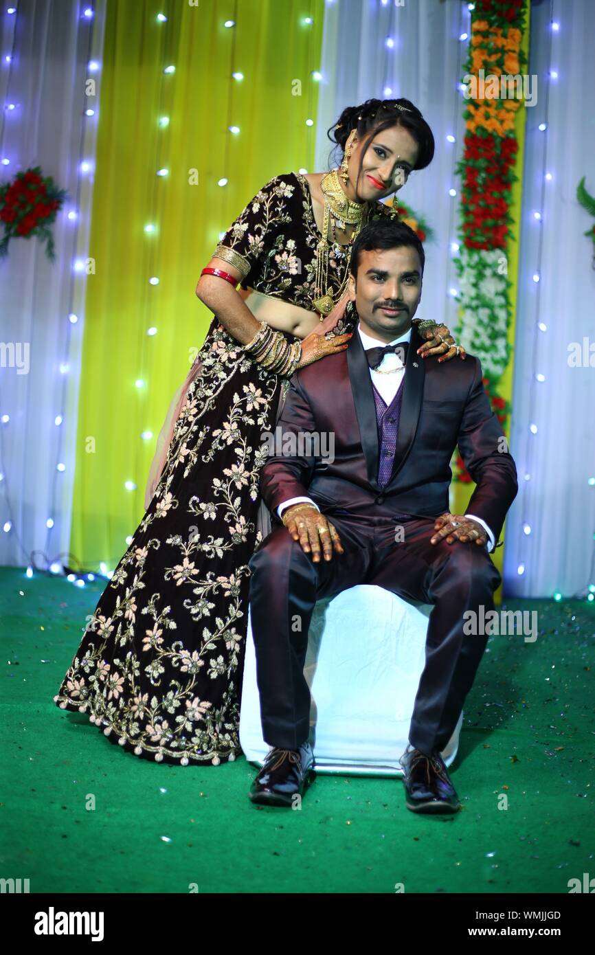 Indian ceremony bride smiling hi-res stock photography and images - Alamy