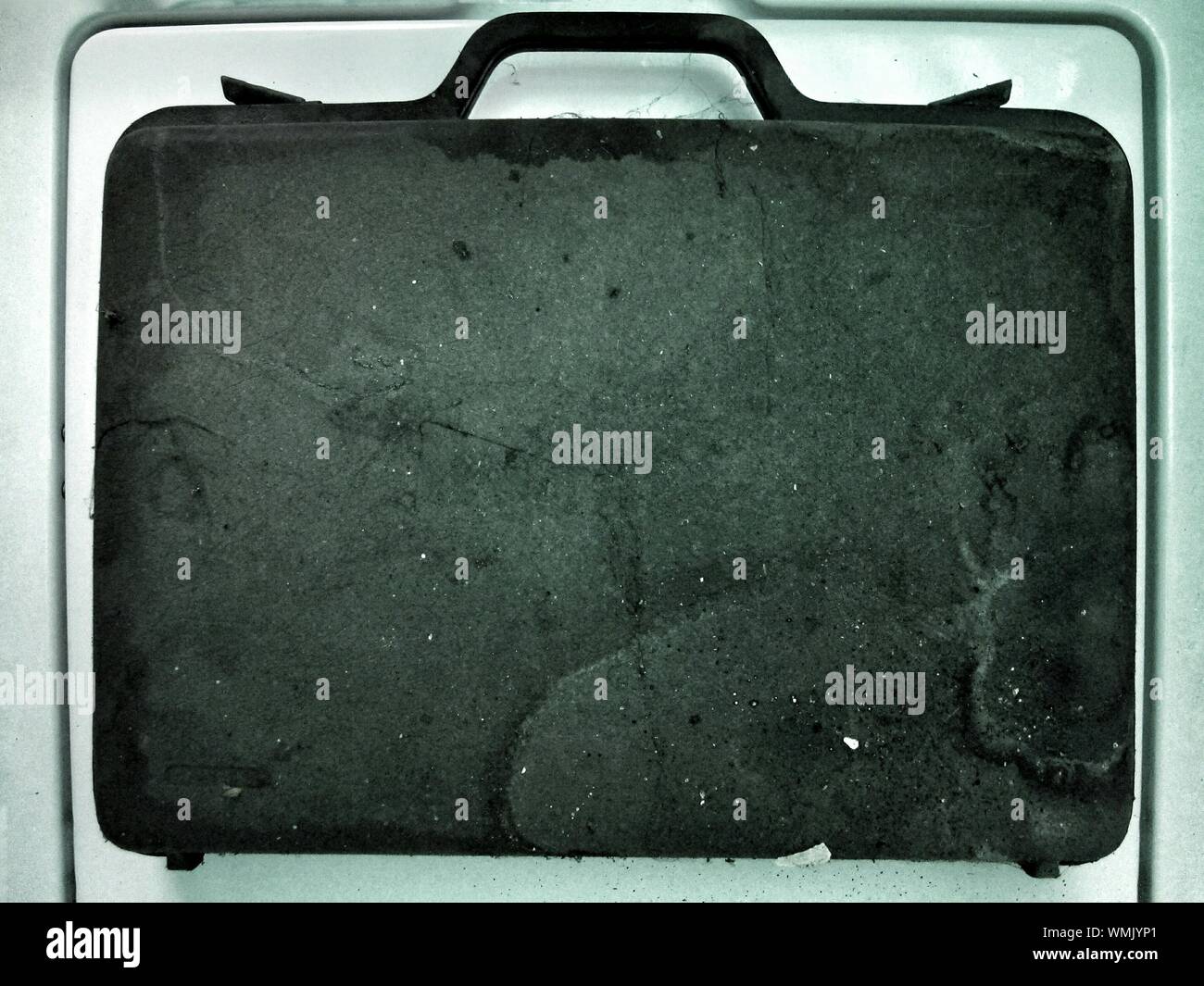 Old briefcase hi-res stock photography and images - Alamy