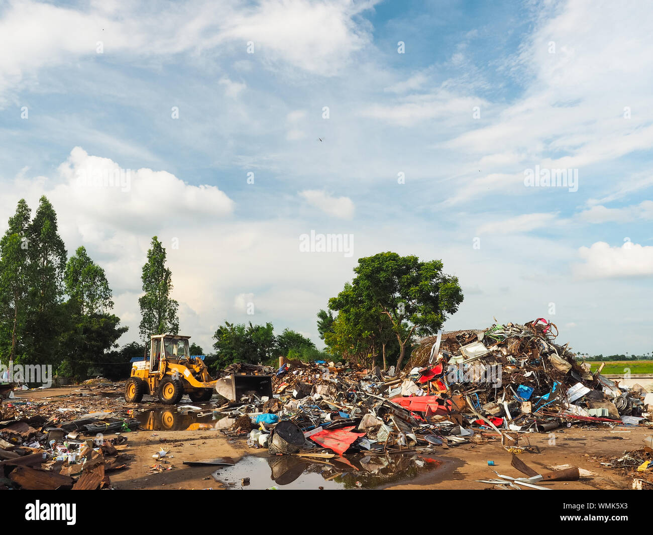 Land garbage hi-res stock photography and images - Alamy