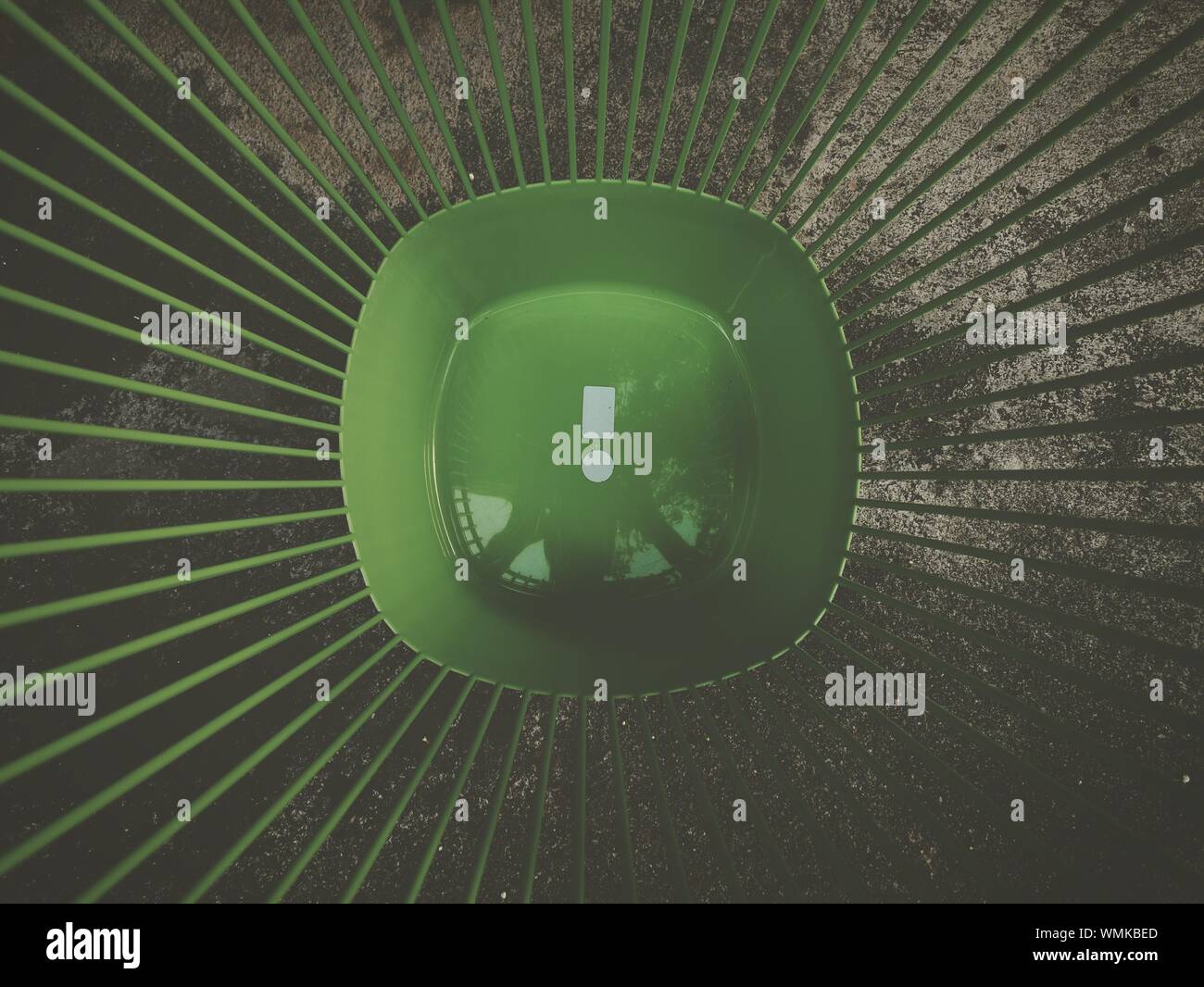 Green garbage bin hi-res stock photography and images - Alamy