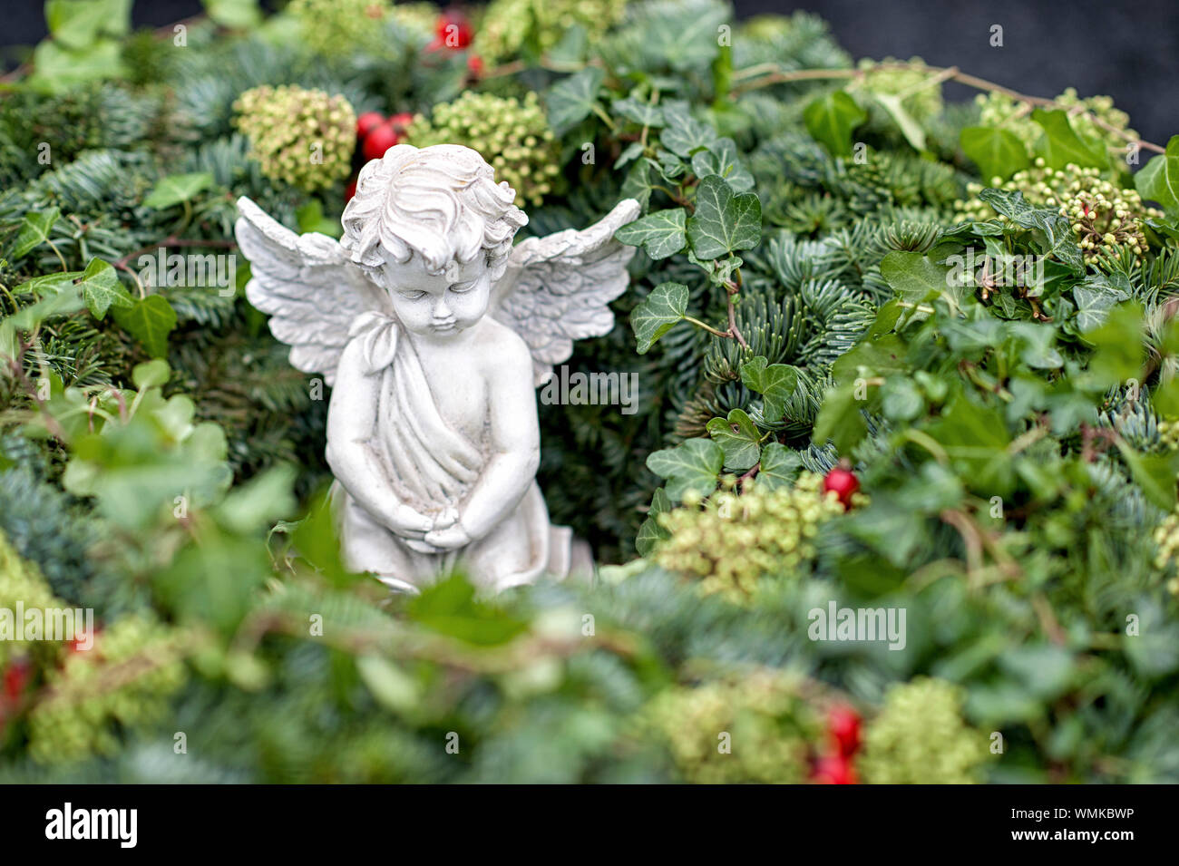 Sculpture amidst trees hi-res stock photography and images - Alamy