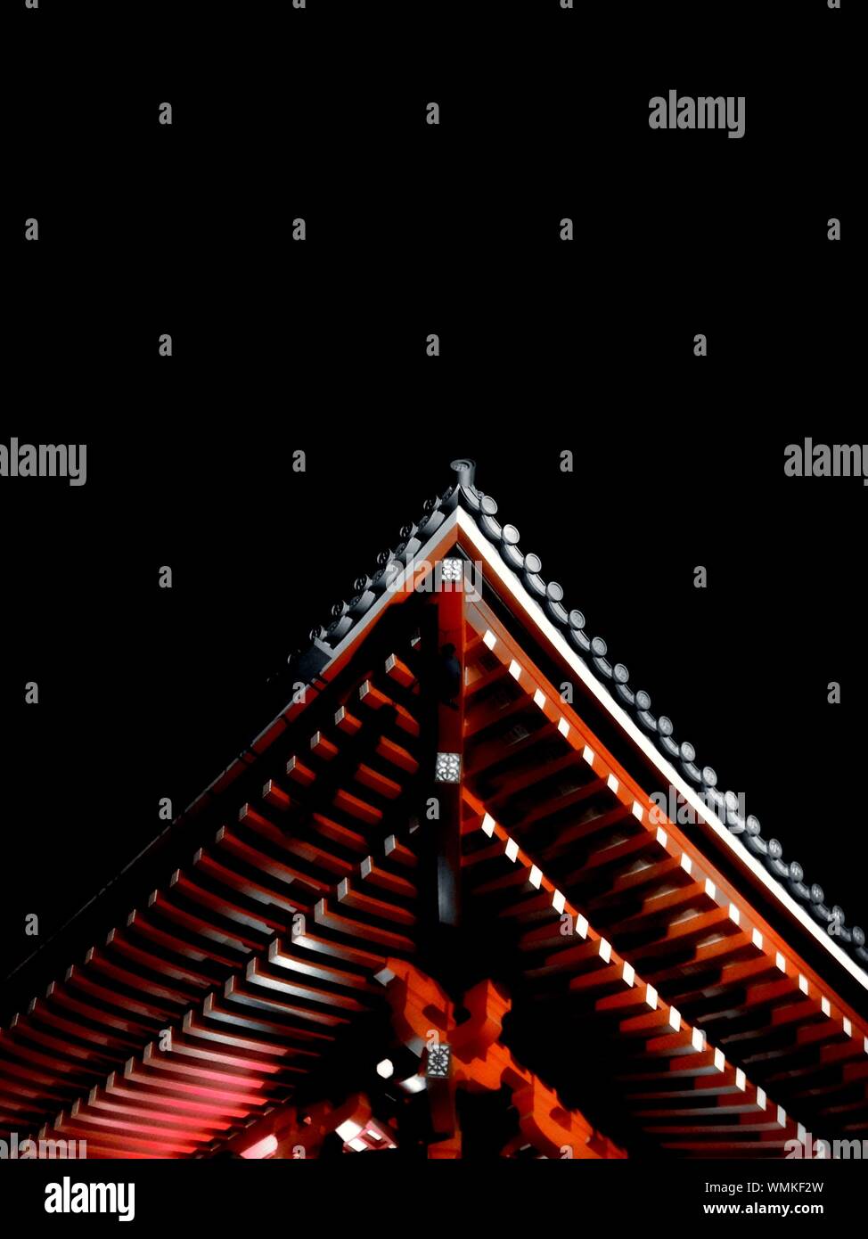 Pagoda roof hi-res stock photography and images - Alamy