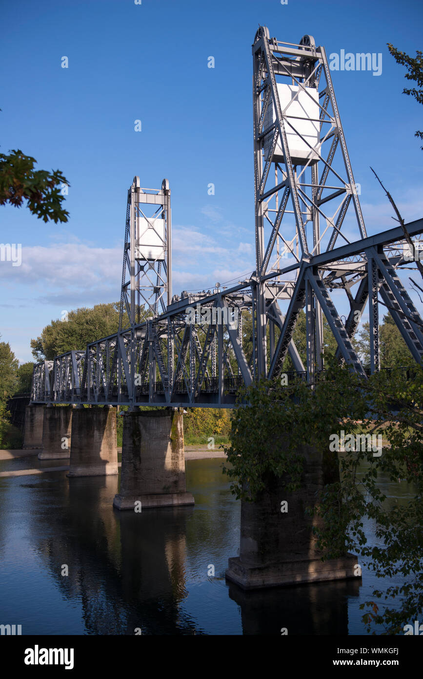 Willamette river salem hi-res stock photography and images - Alamy