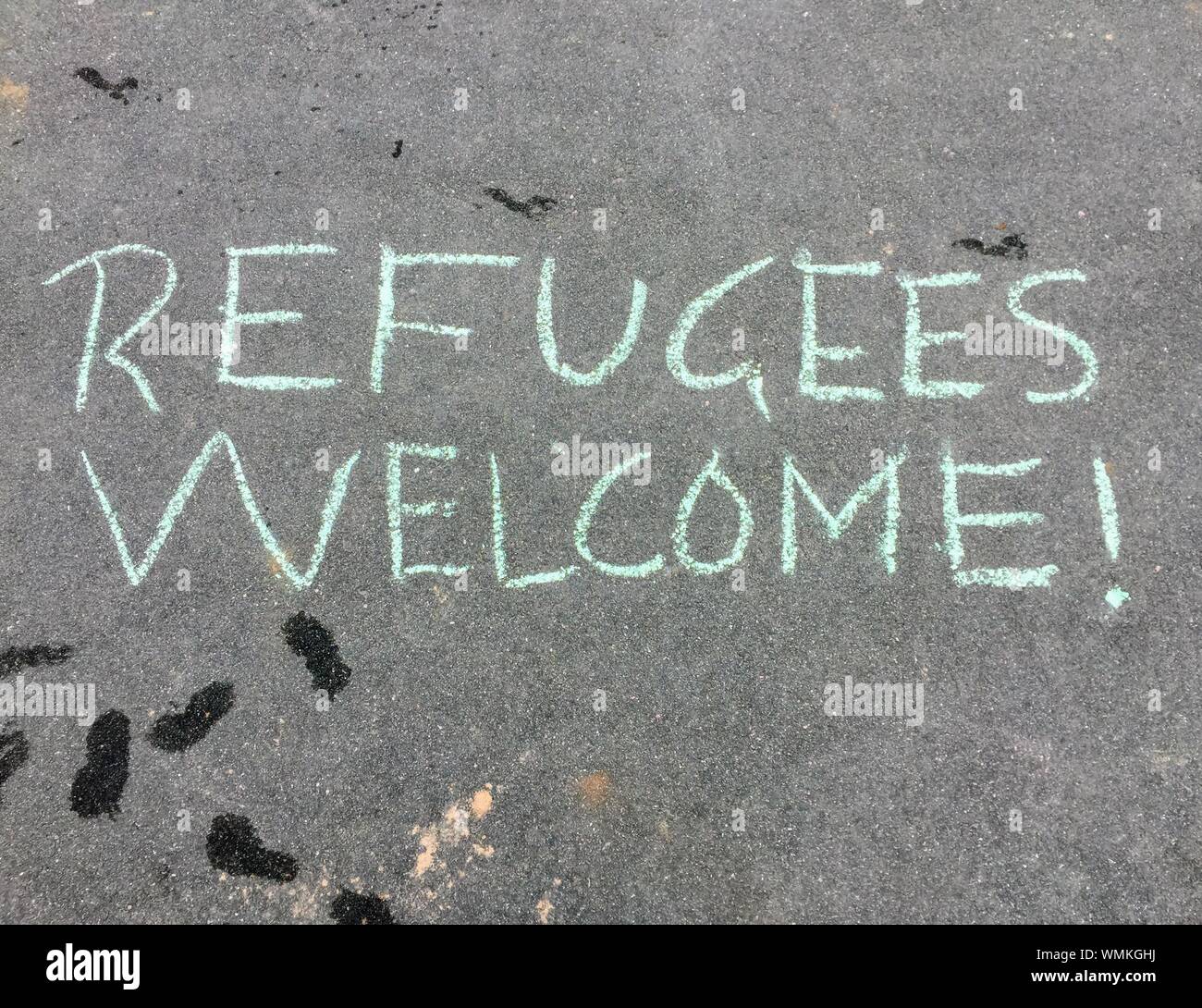 Refugees welcome here hi-res stock photography and images - Alamy