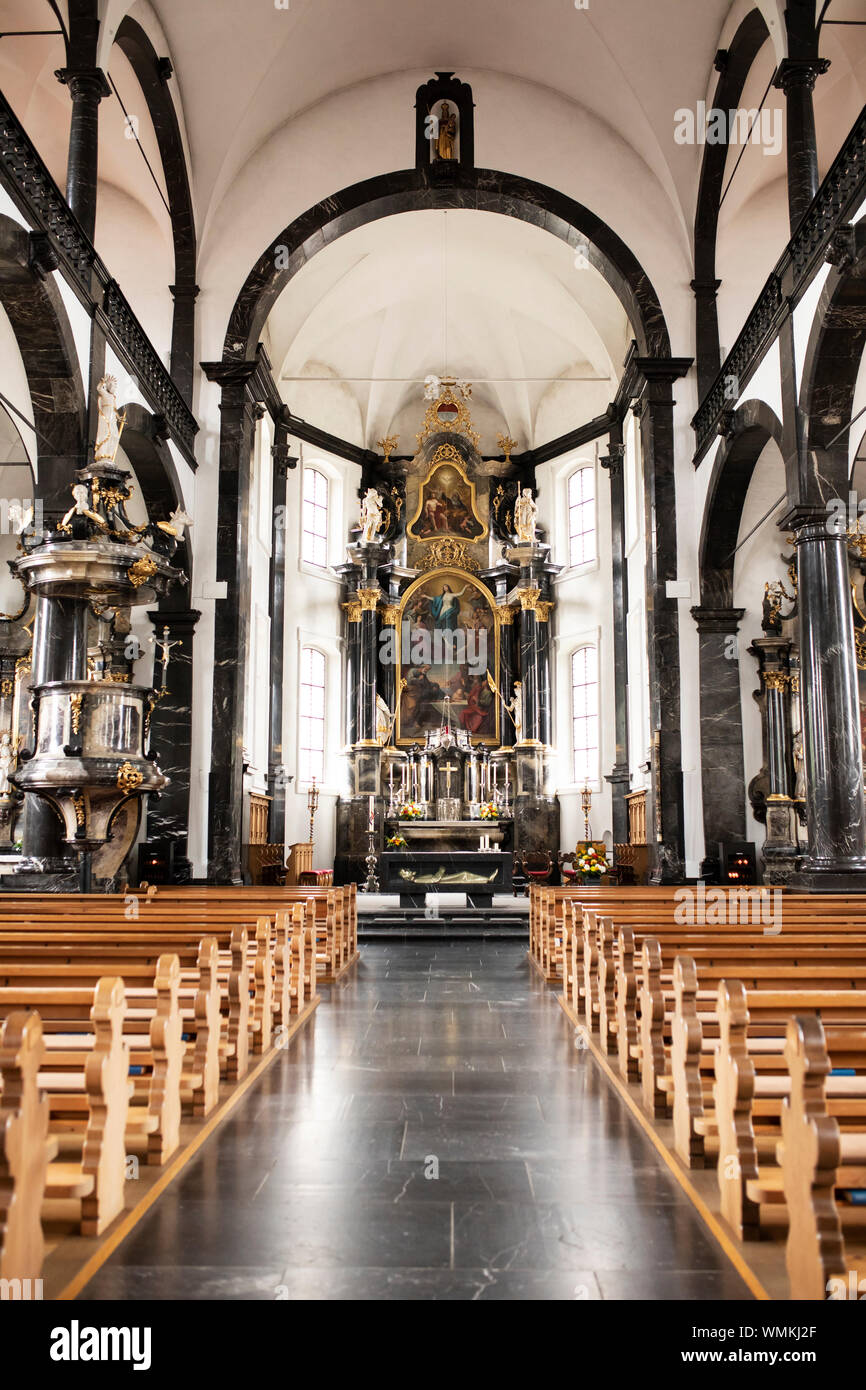 Catholic church interior parish hi-res stock photography and images - Alamy
