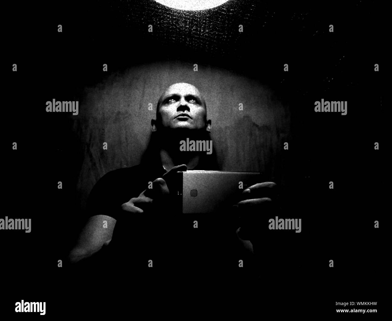 Mobile dark hi-res stock photography and images - Alamy