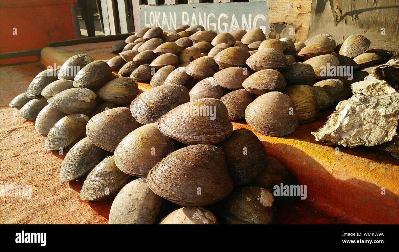 Shellfish at market hi-res stock photography and images - Alamy