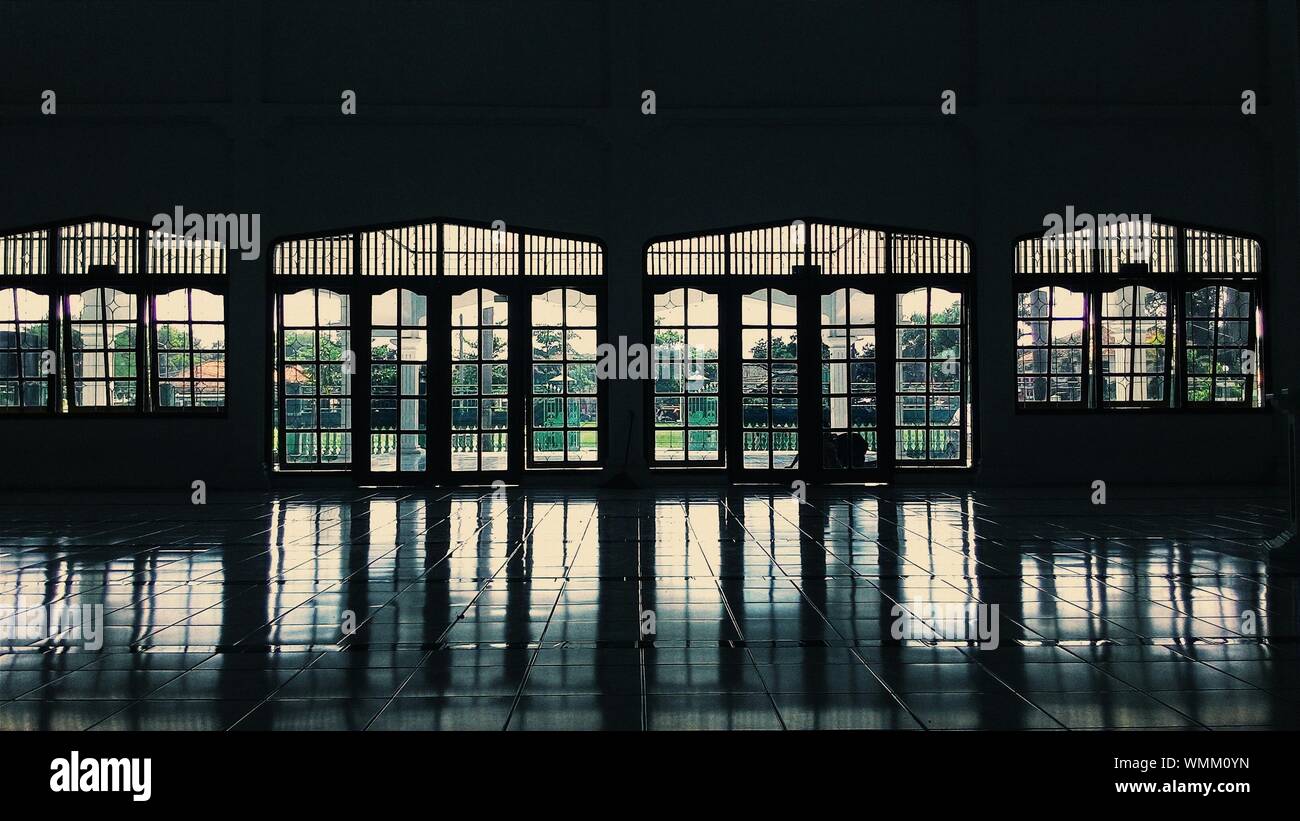 Doors islam hi-res stock photography and images - Alamy