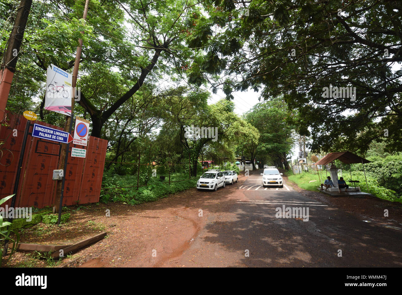 Lower Aguada Fort and Sinquerim Beach approach road. Bardez, North Goa ...