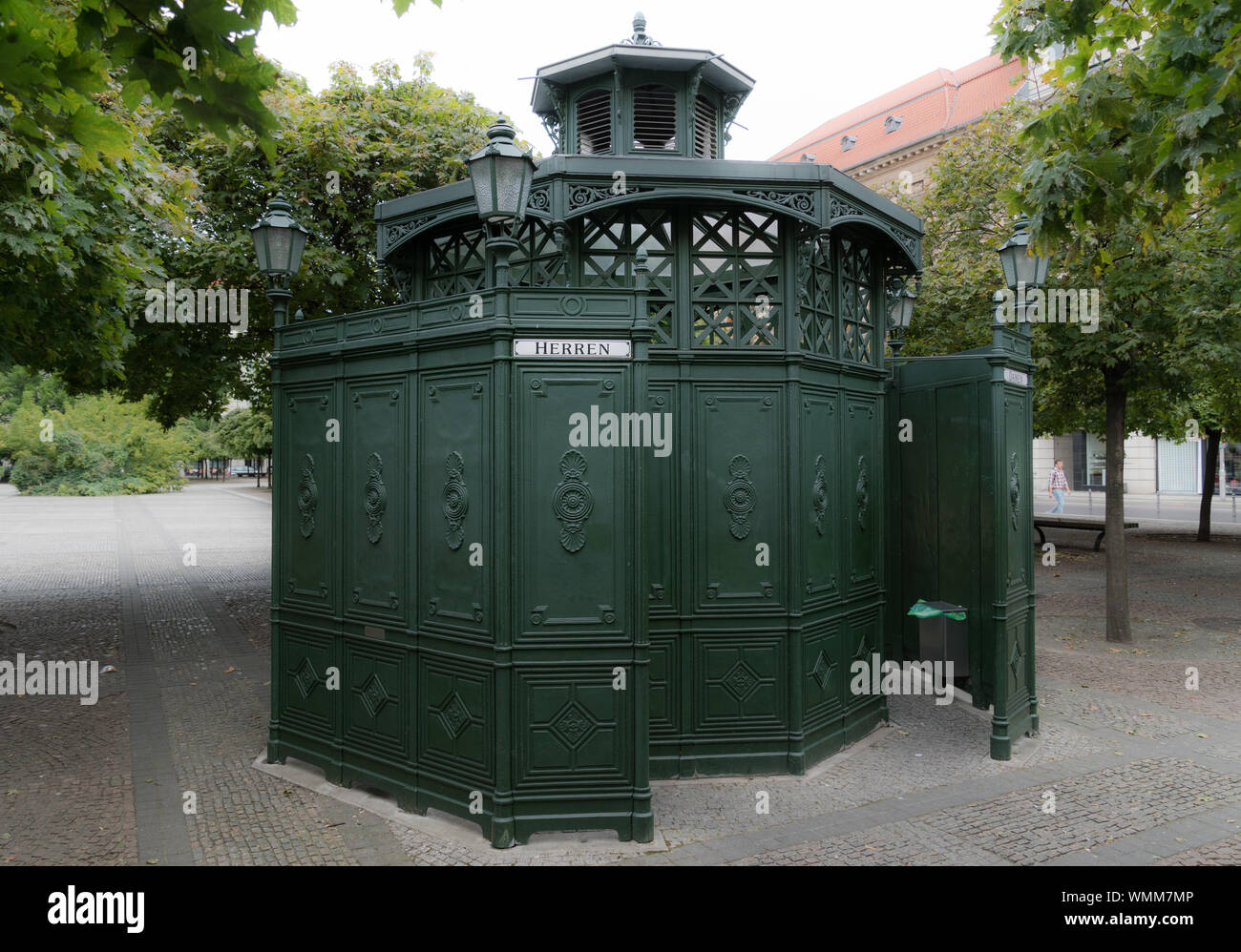 Toilet building hi-res stock photography and images - Alamy