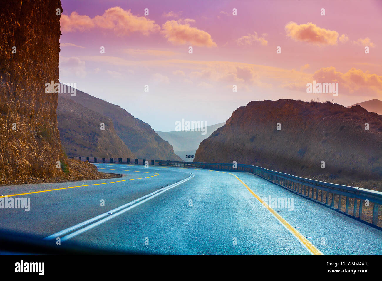 Car driving through desert hi-res stock photography and images - Alamy