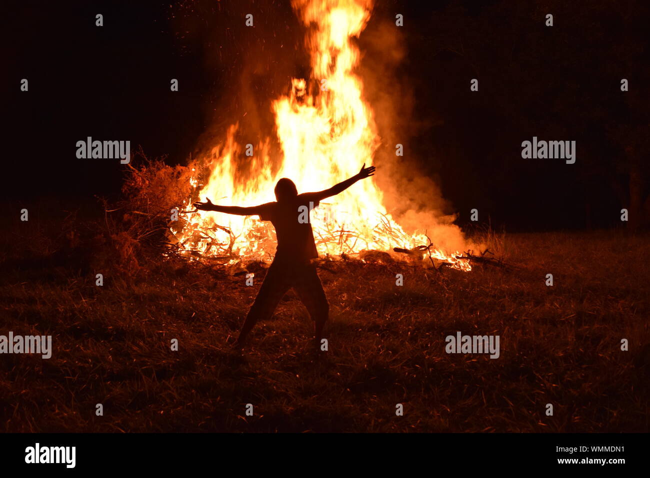 Fire dance boy hi-res stock photography and images - Alamy