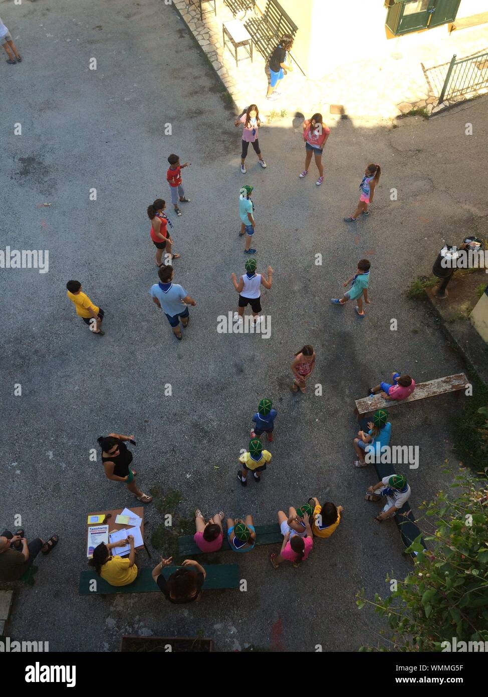 Kids playing on street hi-res stock photography and images - Alamy