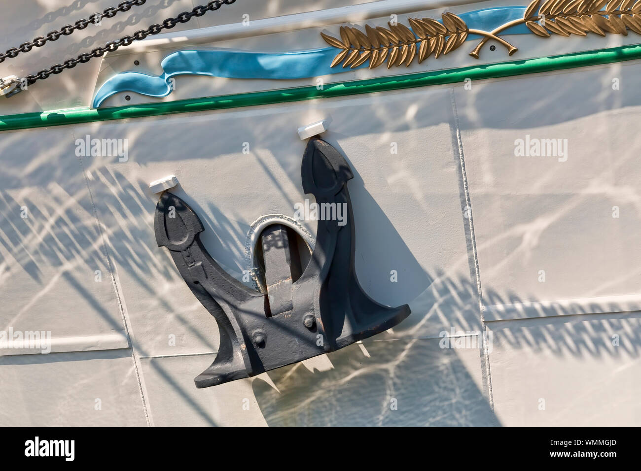 Closeup on an anchor on a tall ship Stock Photo - Alamy