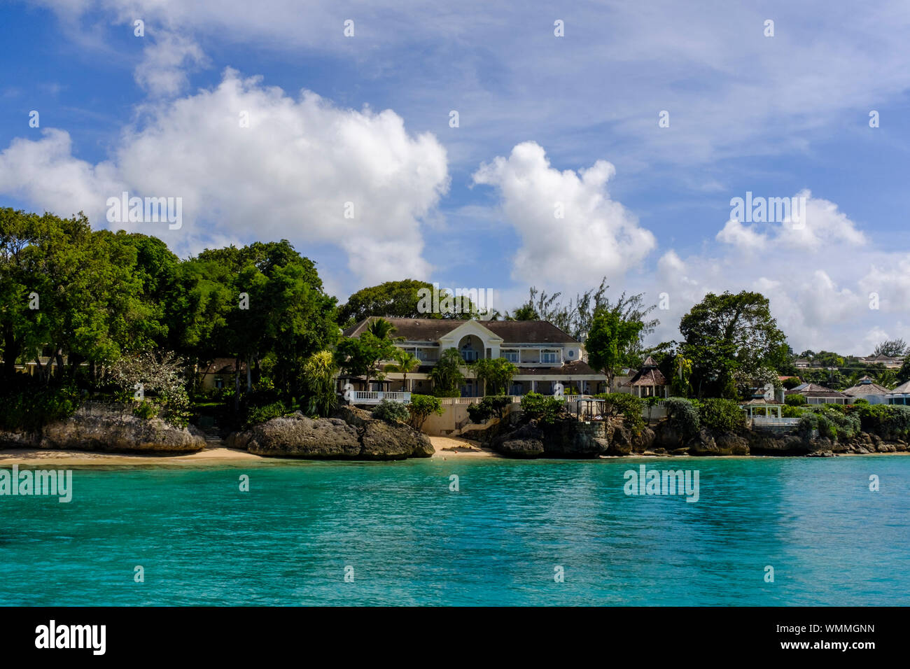 Caribbean sea water coastline hi-res stock photography and images - Alamy