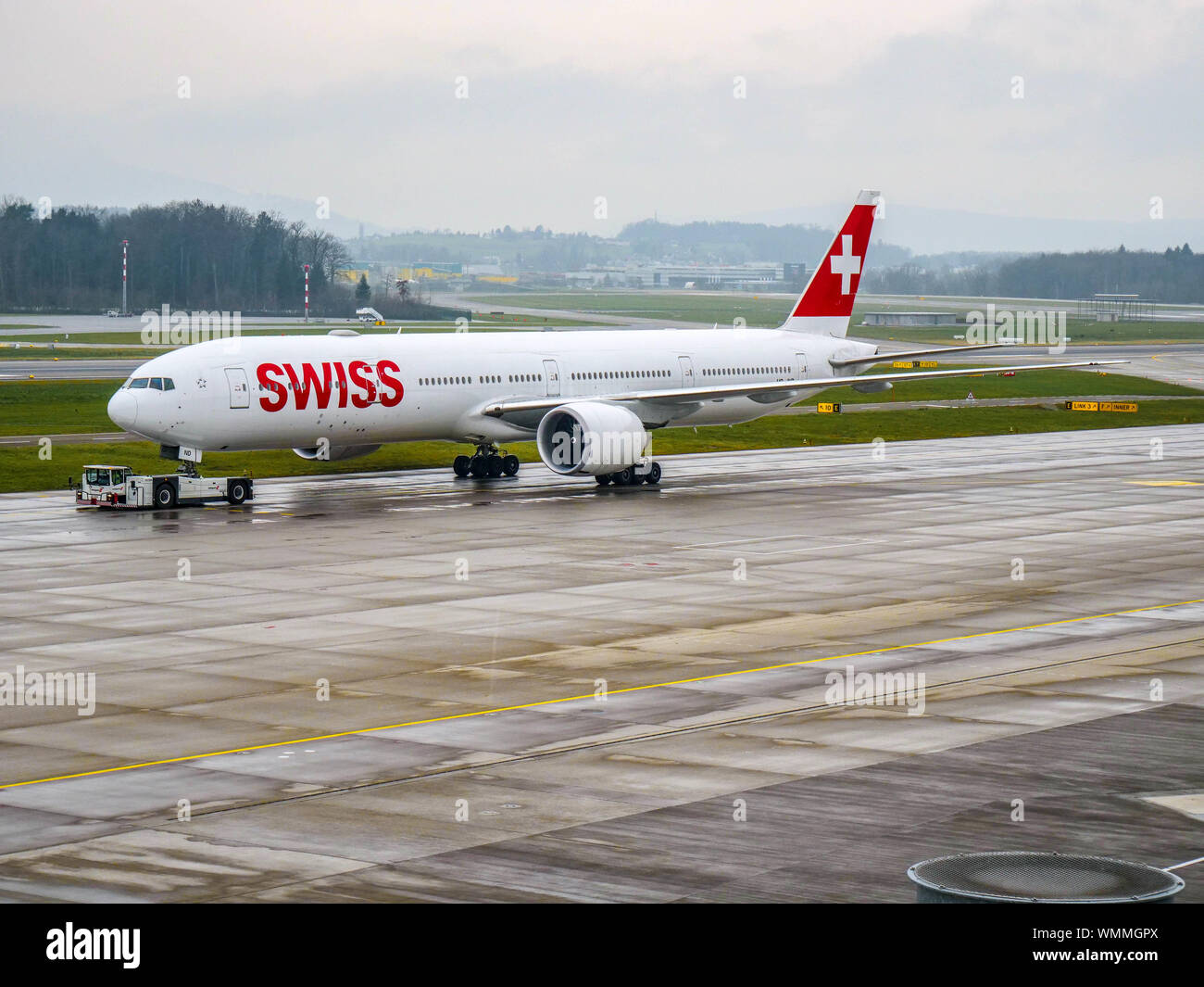 Swiss International Airlines Taxiing at Zurich Airport Stock Photo - Alamy