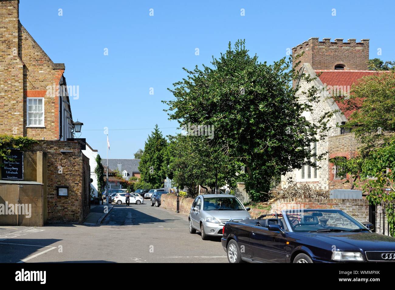 Church square in Shepperton village Surrey England UK Stock Photo - Alamy