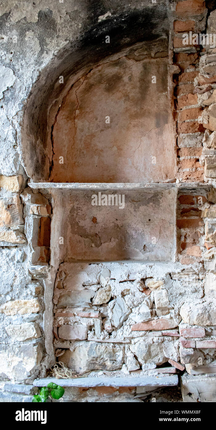 Old ancient building hi-res stock photography and images - Alamy