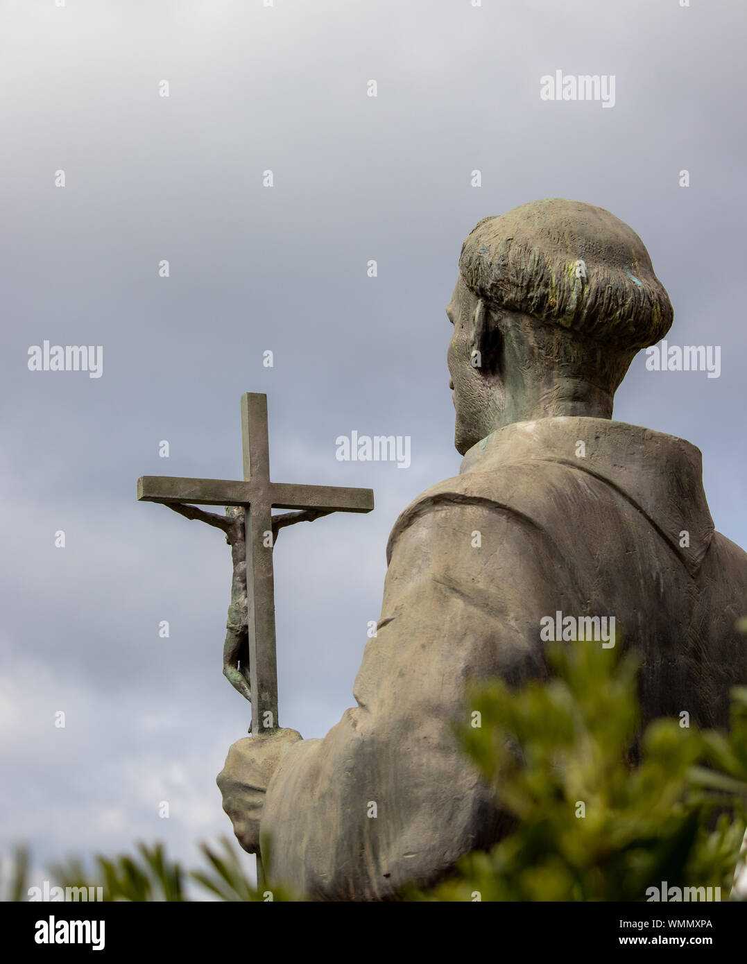 statue of jesus on a cross Stock Photo - Alamy