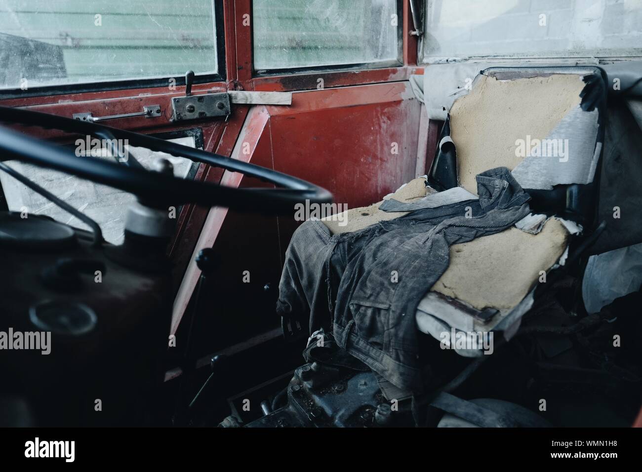 Bus driver bus hi-res stock photography and images - Alamy