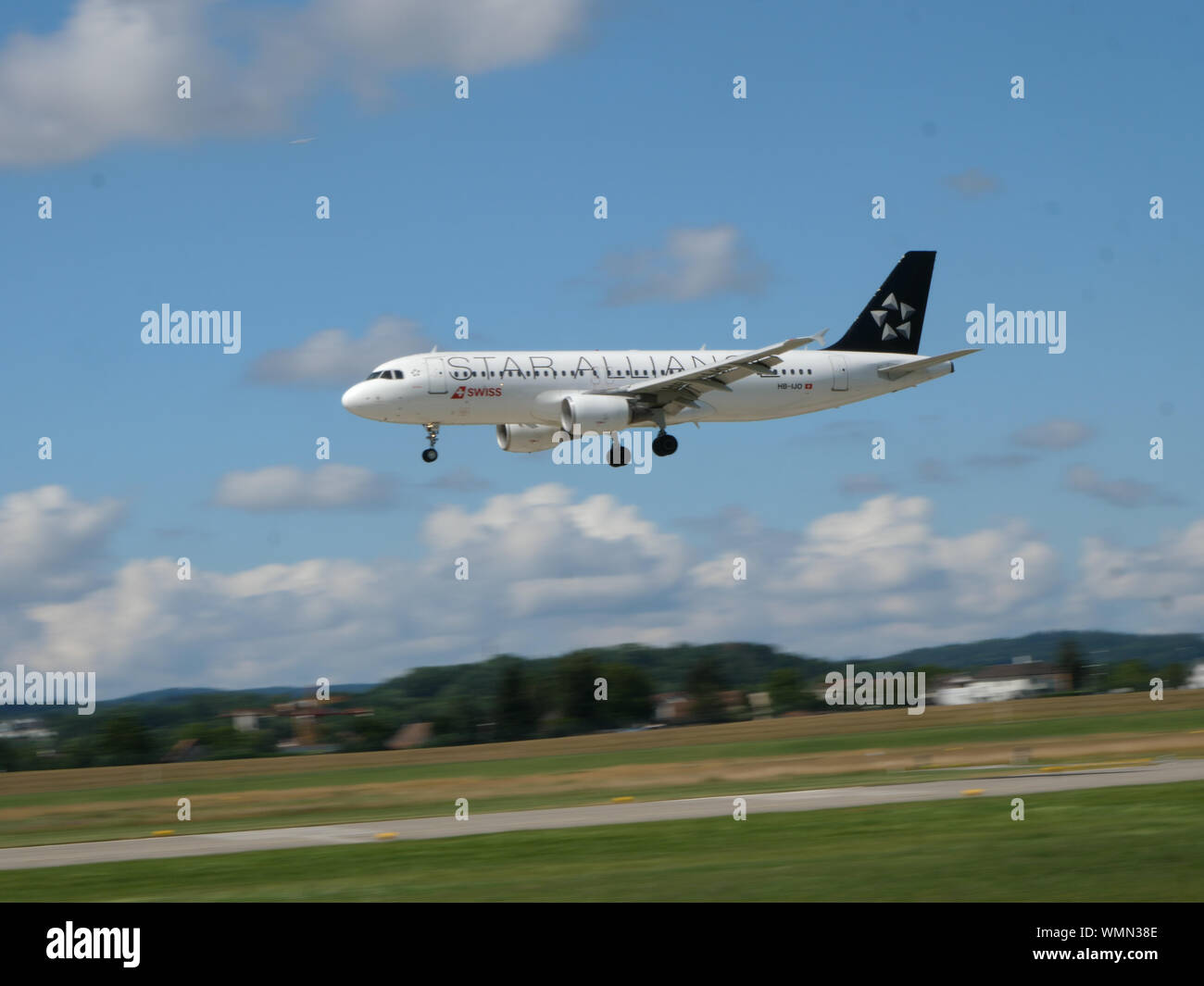 Swiss star alliance livery hi-res stock photography and images - Alamy