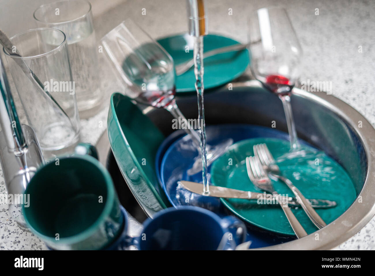 Messy situation hi-res stock photography and images - Alamy