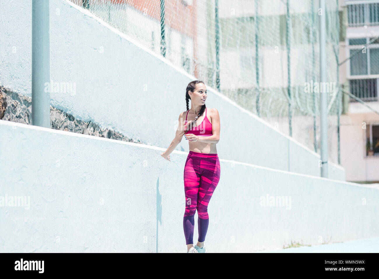 Full body image female hi-res stock photography and images - Alamy