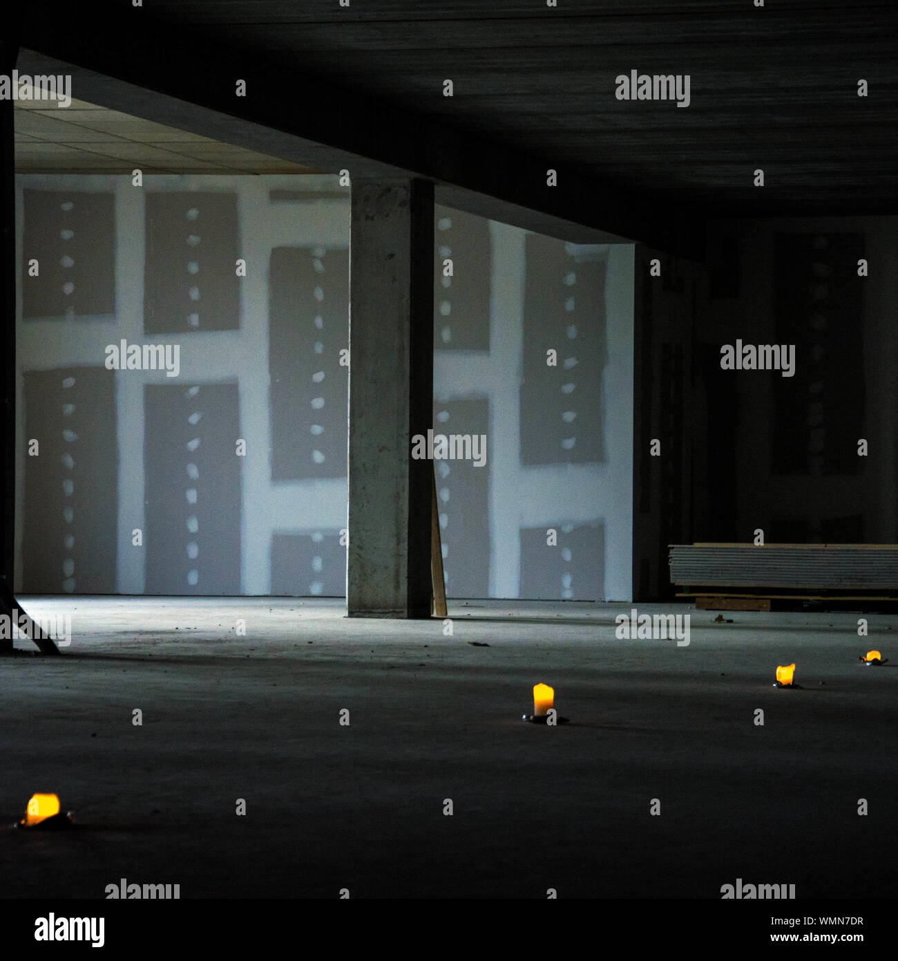 Empty lobby hi-res stock photography and images - Alamy