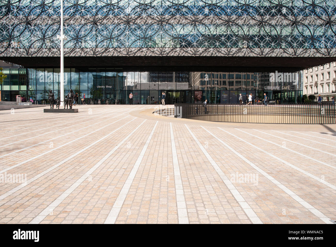 Birmingham library sculpture hi-res stock photography and images - Alamy